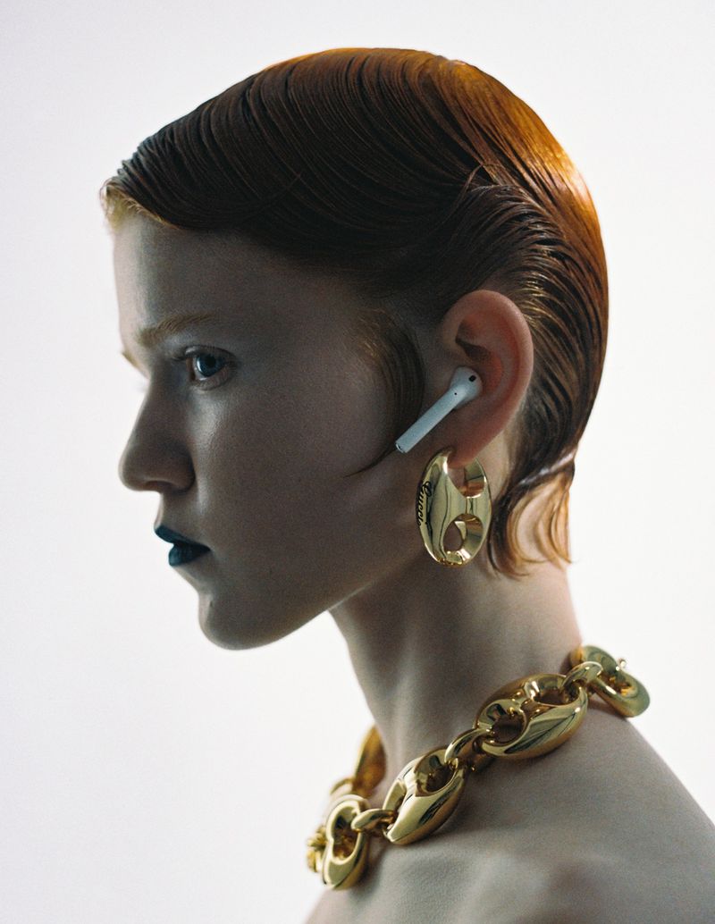 Aufs Ohr (Tush Magazine)