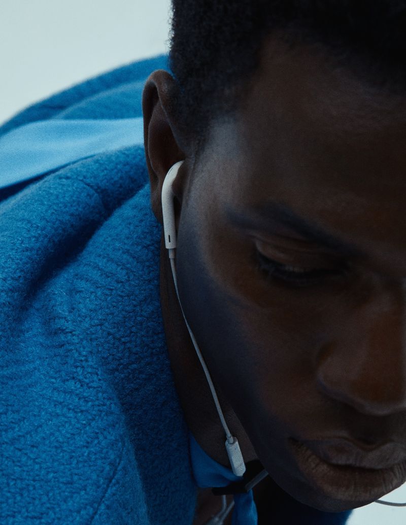 Aufs Ohr (Tush Magazine)