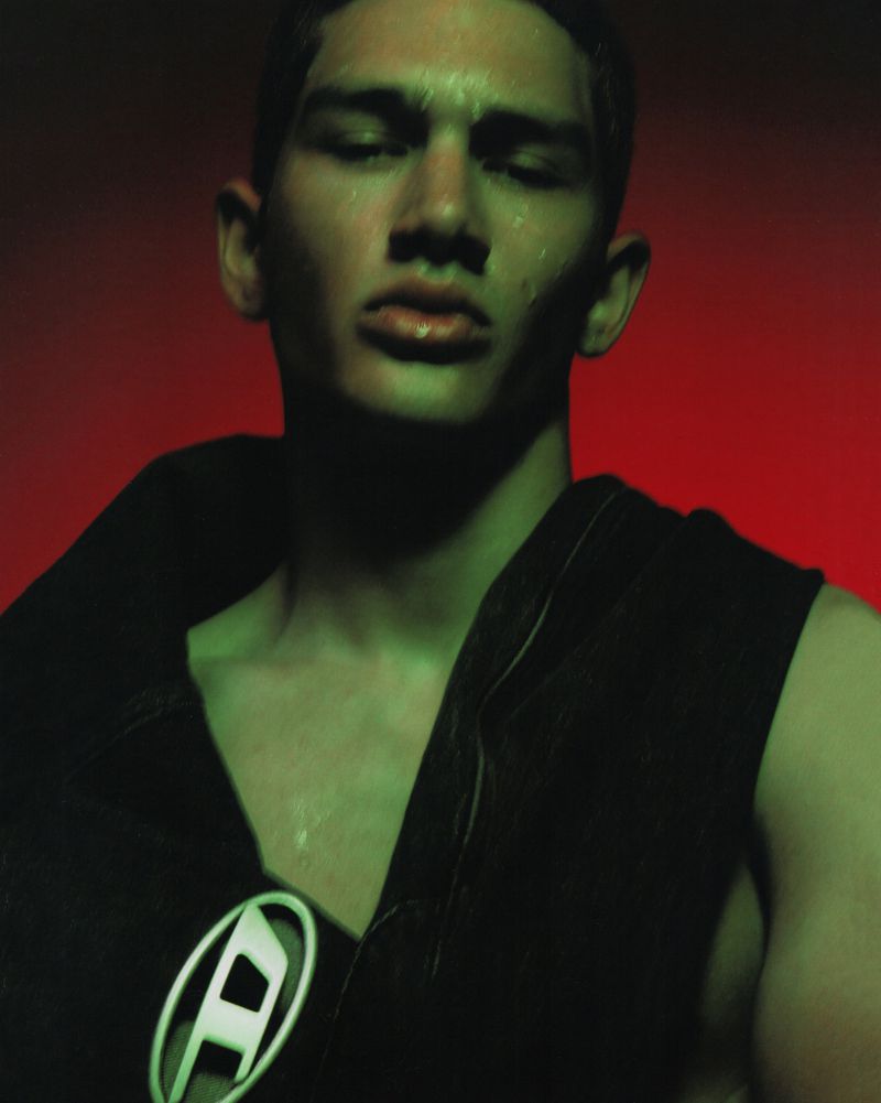 Raw Edge (Numéro Netherlands)