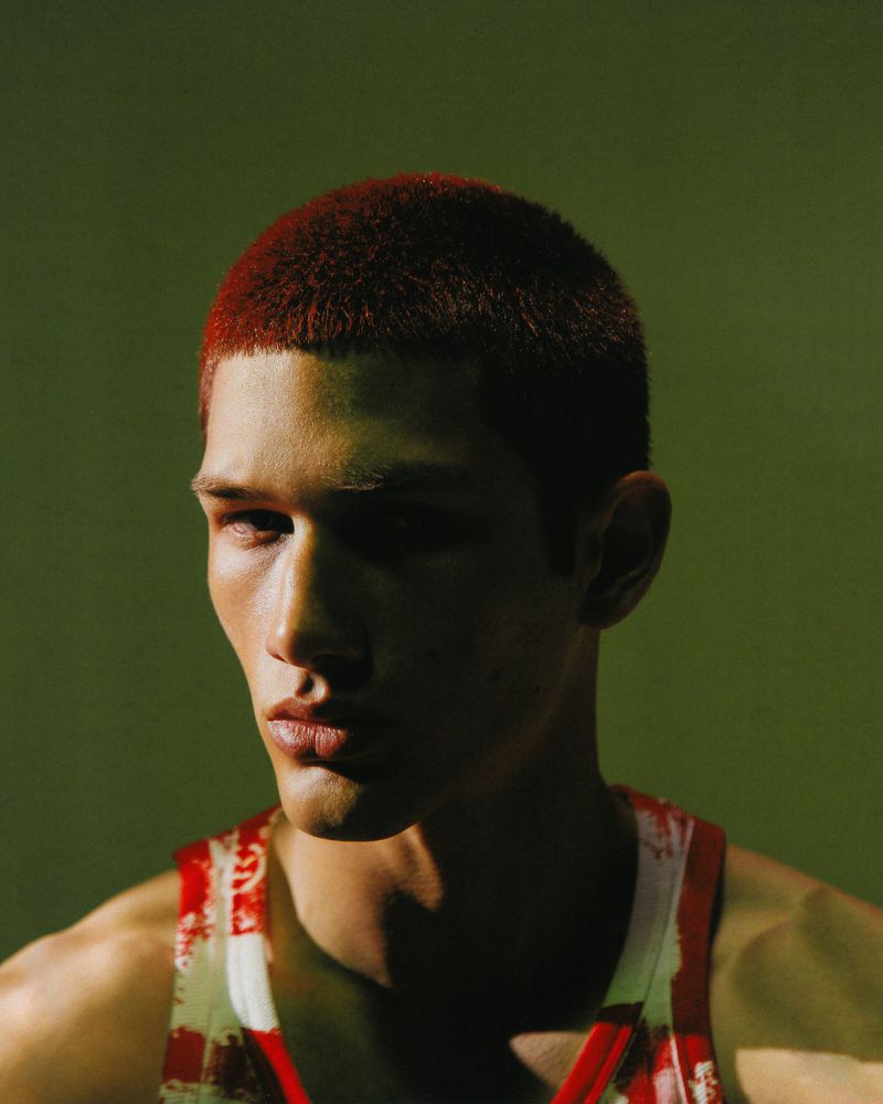Raw Edge (Numéro Netherlands)