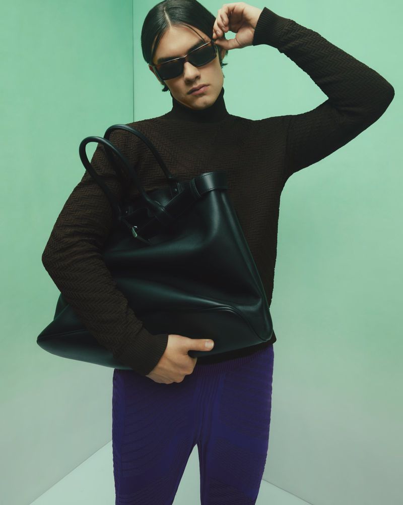 Louis Partridge (L'Officiel Hommes Italia)