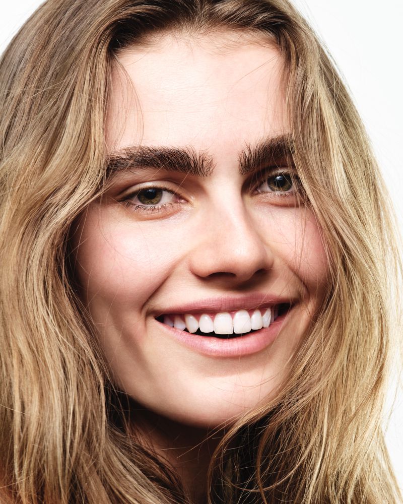 Mia Armstrong (Portrait)