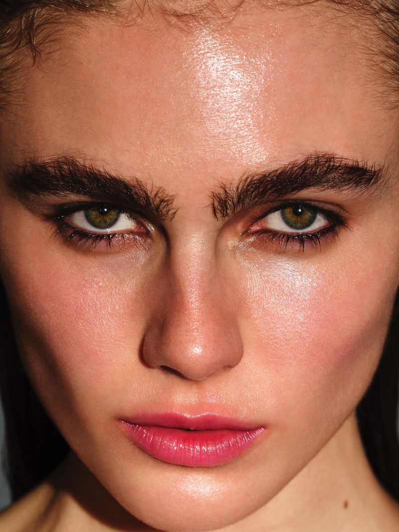 Mia Armstrong (Portrait)