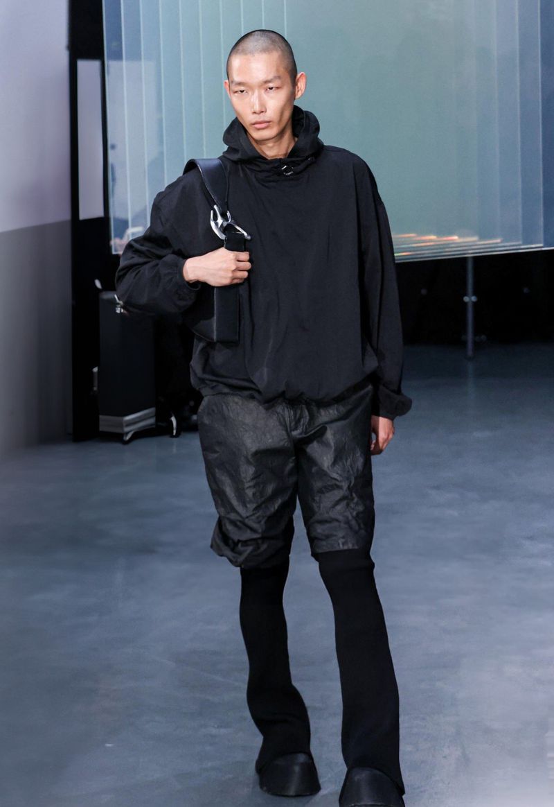 Heliot Emil SS25 Backstage (Heliot Emil)