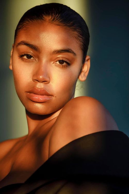 Brianna Wright - Model - detail by people