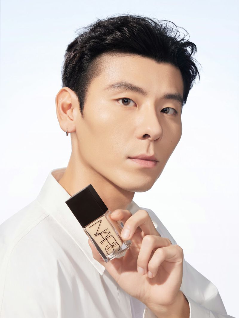 Amy Chen, Qiming Jiang ,Yetong for NARS Super Square Bottle ad 2024 ...