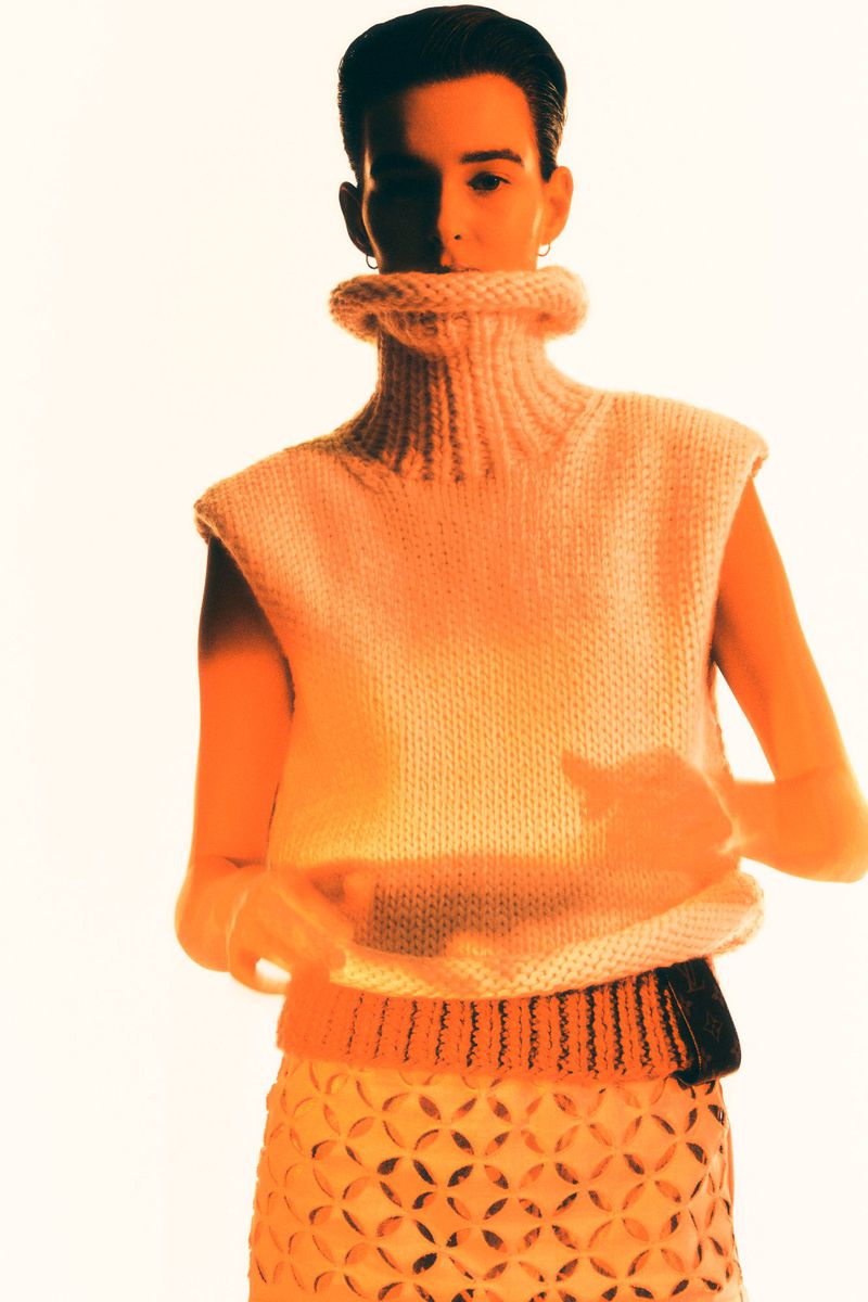 COMPUTE UNION OF TWO ARBITRARY SHAPES. (Mia Le Journal)