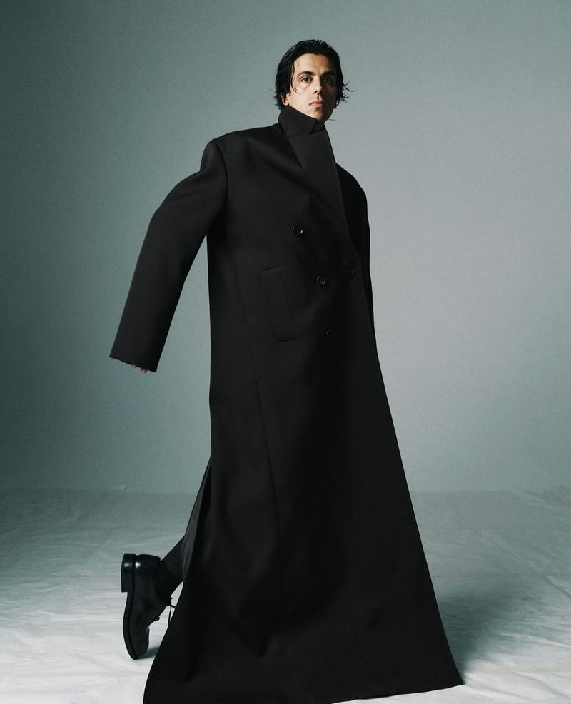 Léo Walk (Behind the Blinds)