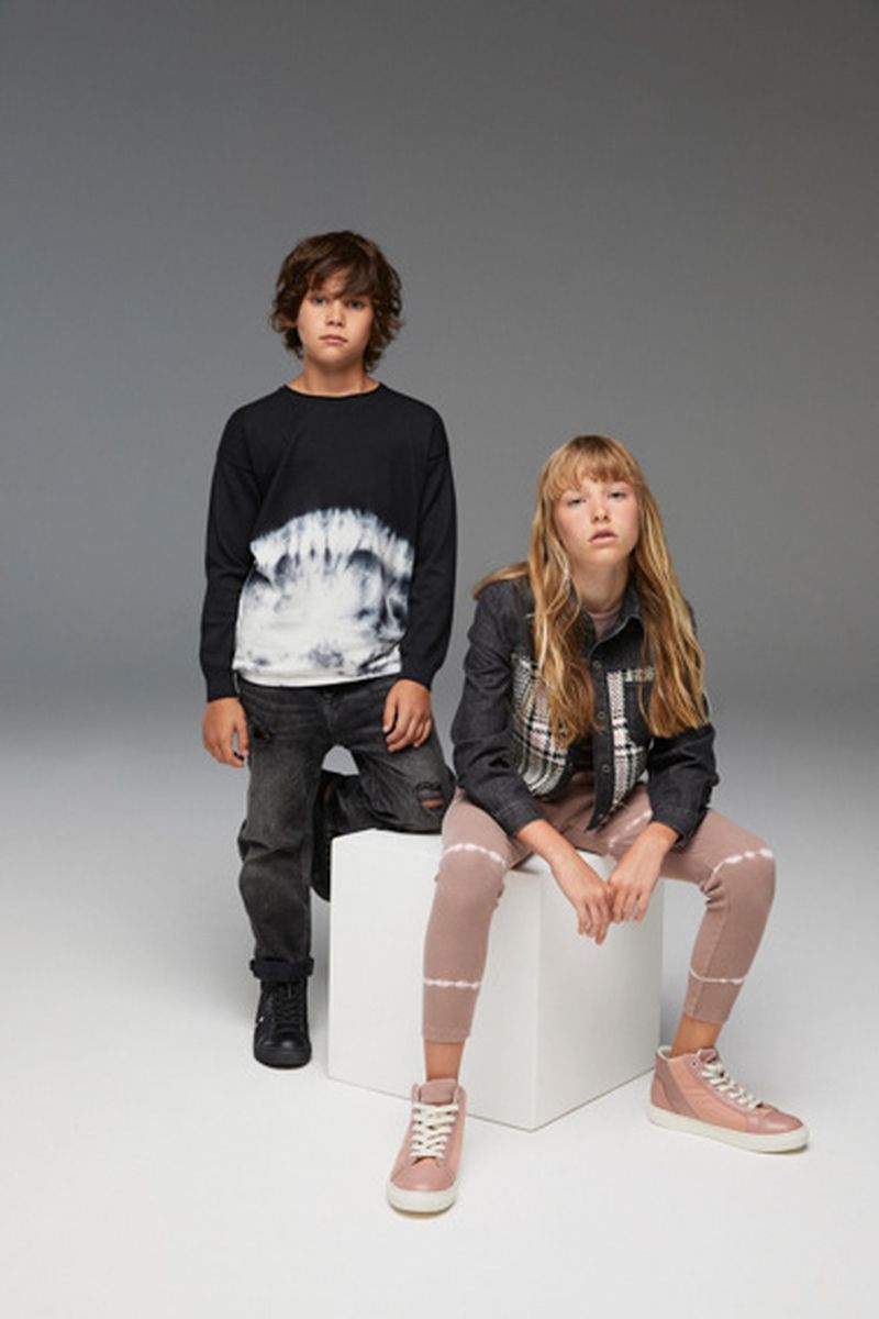 Sisley Young S/S 22 (Sisley)