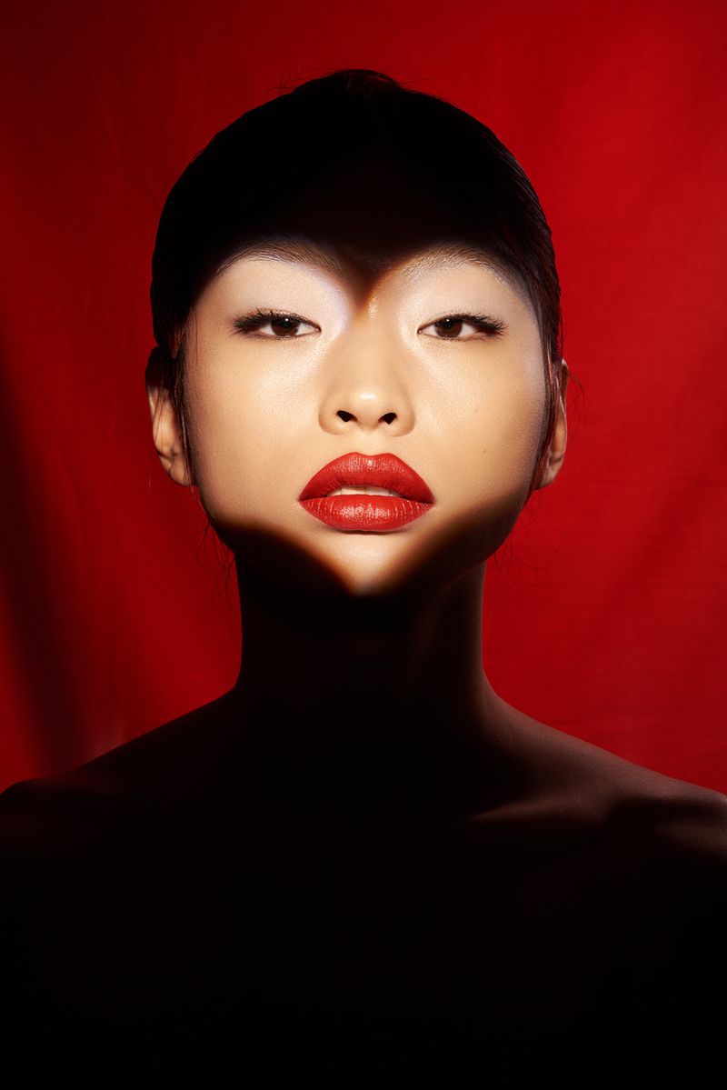 LE FIL ROUGE (Portrait)