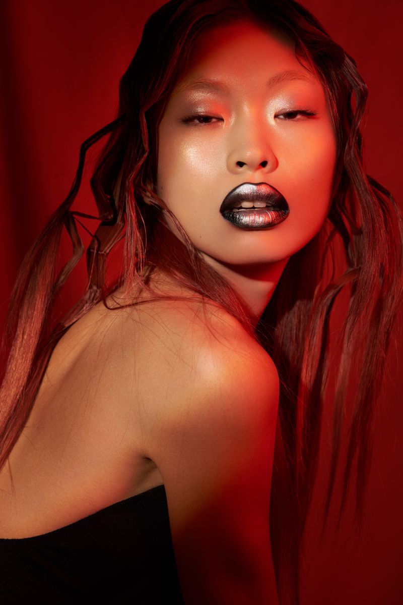 LE FIL ROUGE (Portrait)