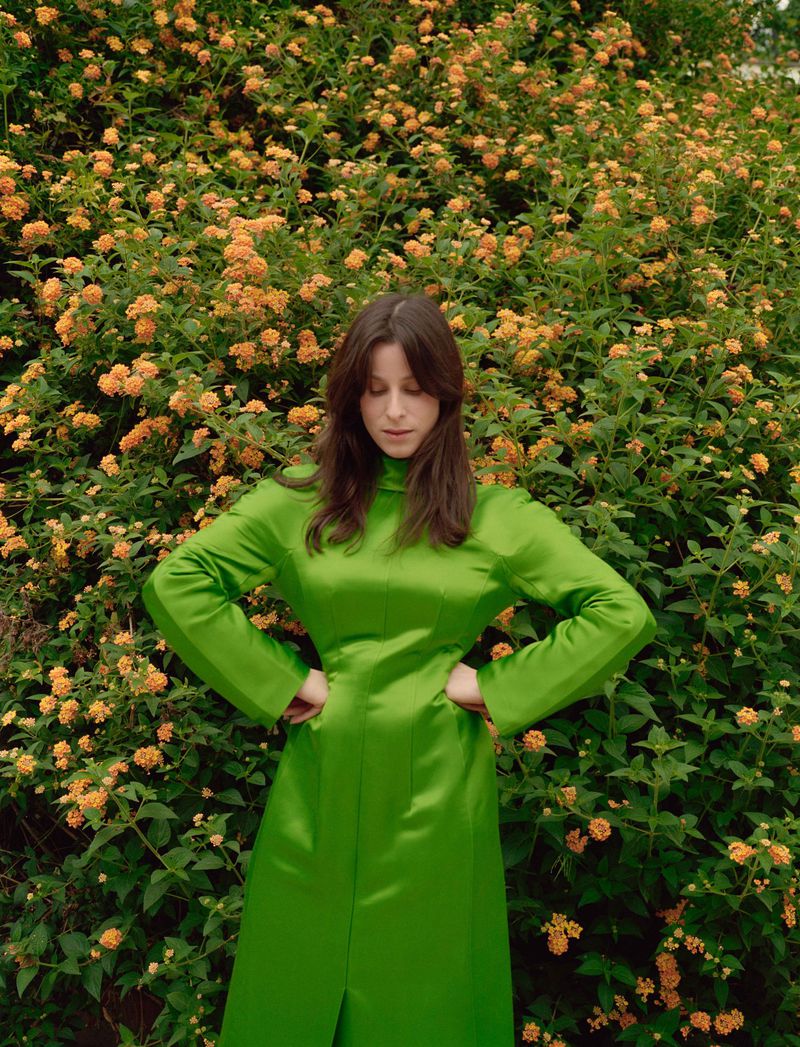 NEW NOSTALGIA - Musician Sasha Spielberg aka Buzzy Lee (Behind the Blinds)