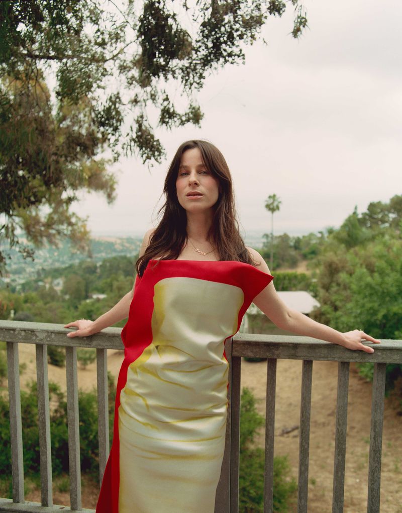 NEW NOSTALGIA - Musician Sasha Spielberg aka Buzzy Lee (Behind the Blinds)