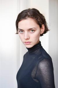 Greta Bultmann - Model - Featured