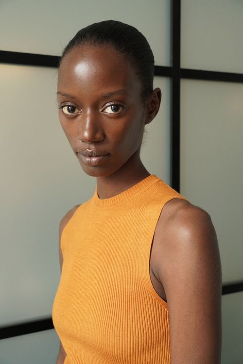 Brenda Mutoni - Model - detail by client