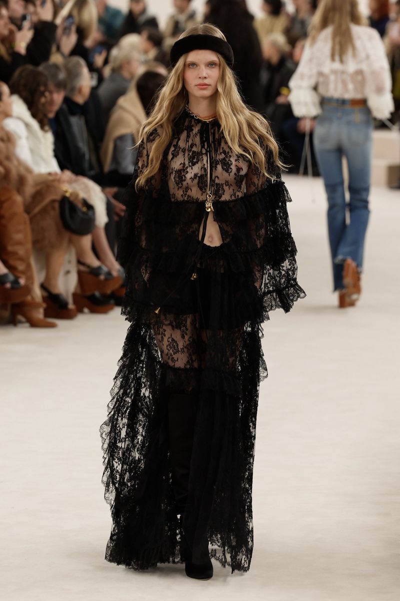 Chloe F/W 24 Show (Chloé)