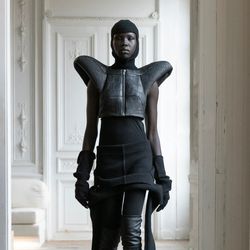 Naomi Apajok - Model Profile - Photos & latest news