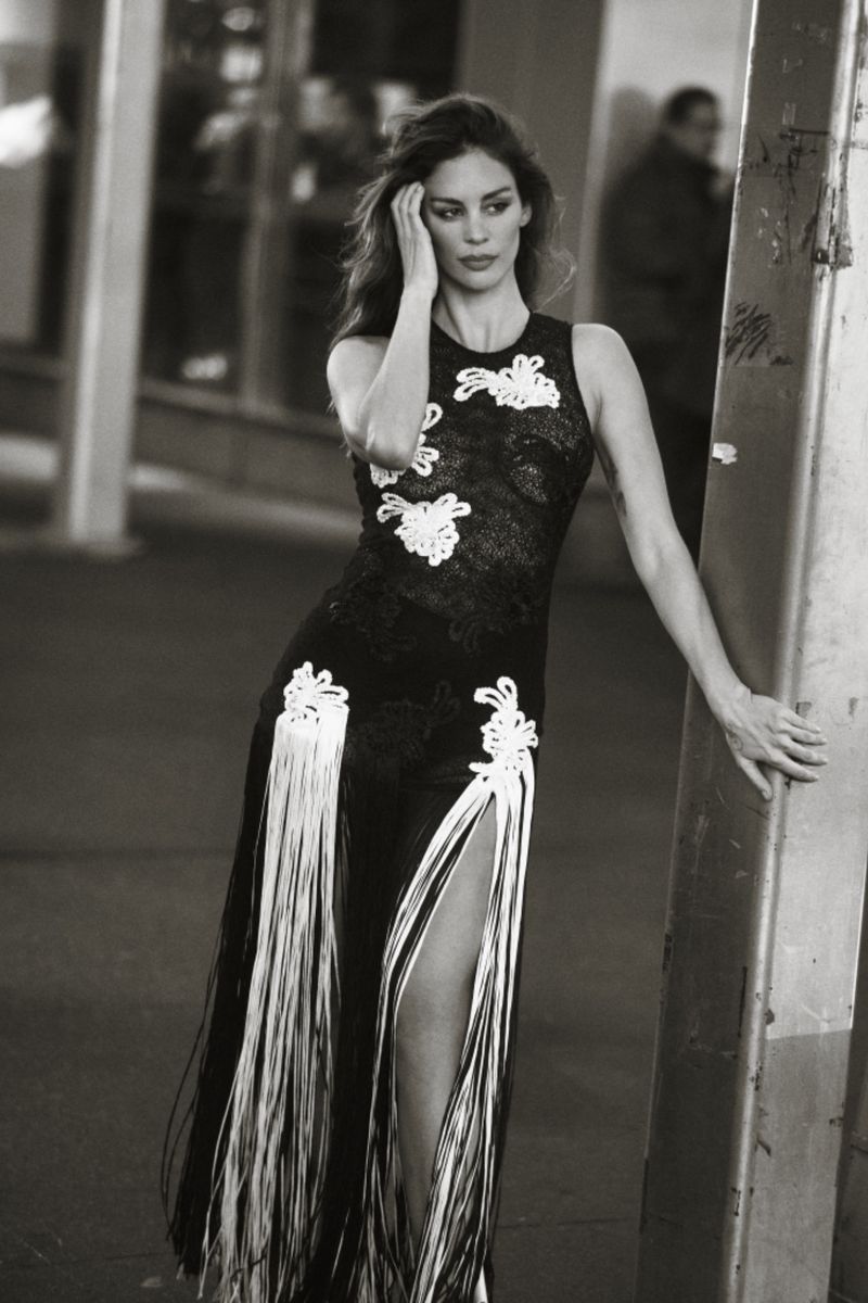 The girl in the big city : Shot by Nick Hoge (Elle Bulgaria)