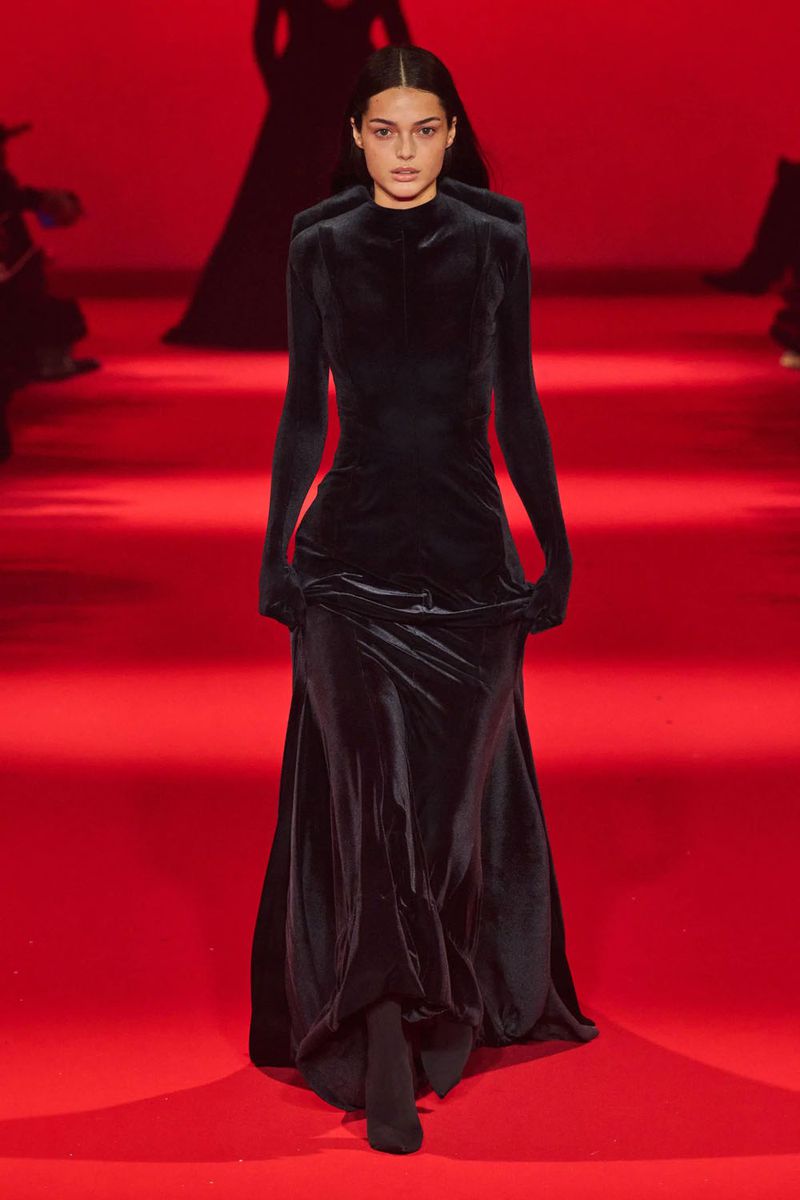 Vetements F/W 24 Show (Vetements)