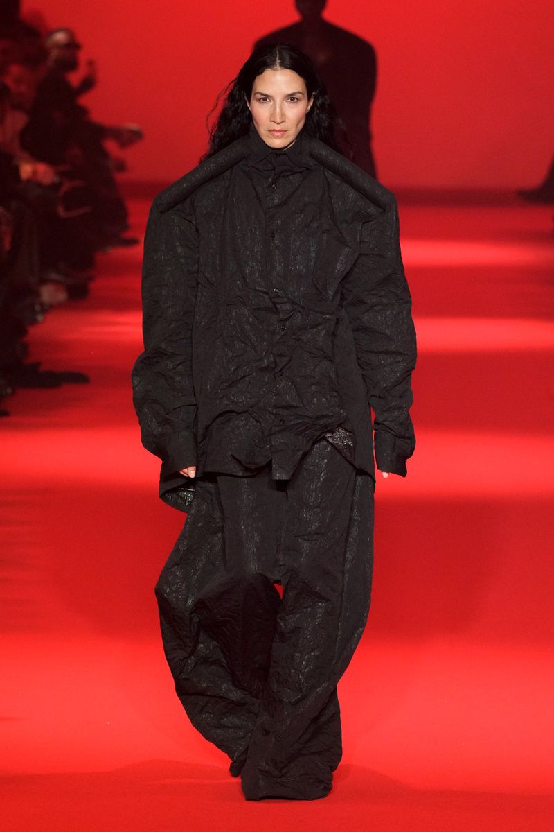 Vetements F/W 24 Show (Vetements)