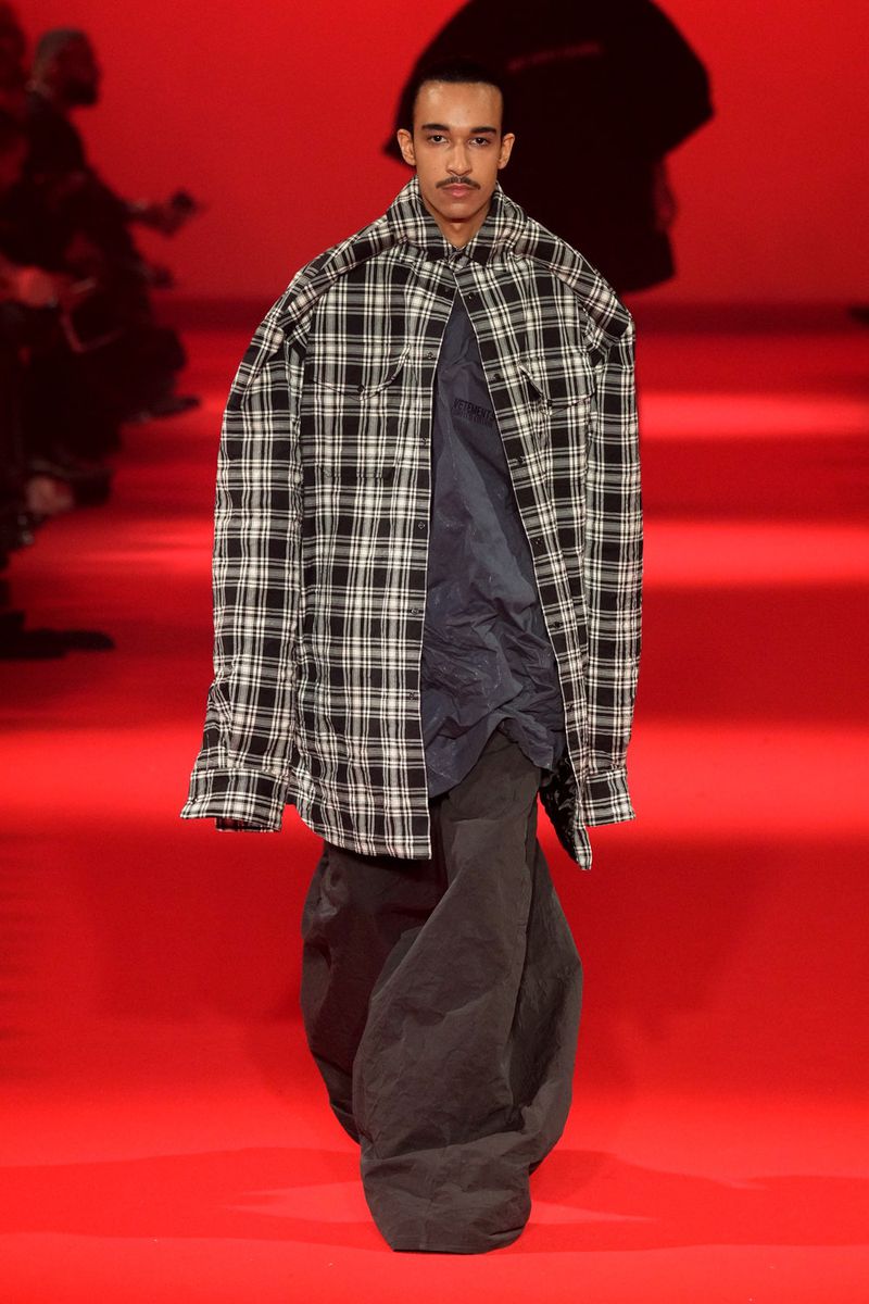 Vetements F/W 24 Show (Vetements)