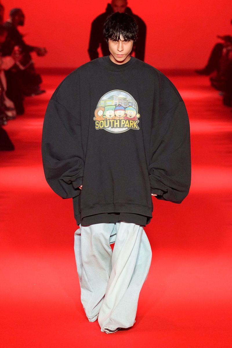 Vetements F/W 24 Show (Vetements)