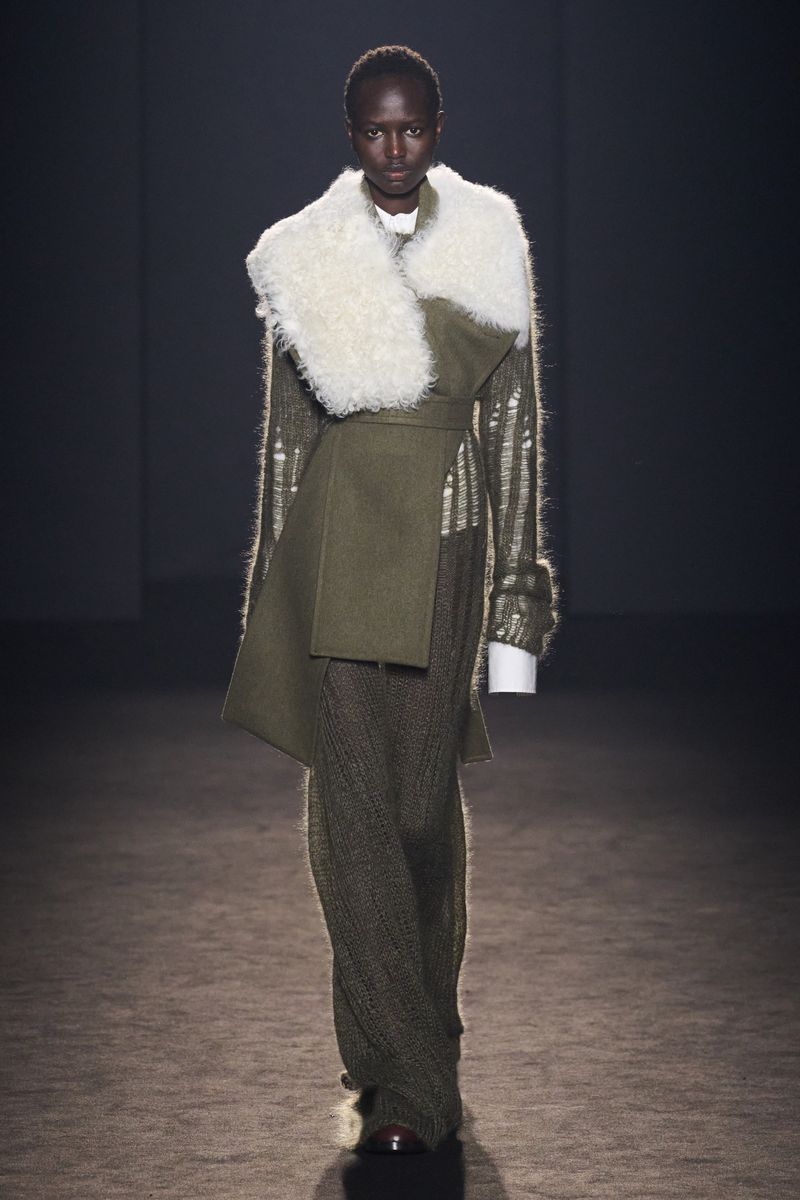 Ann Demeulemeester F W 24 Show Ann Demeulemeester Ann Demeulemeester F W 24 Show Ann Demeulemeester