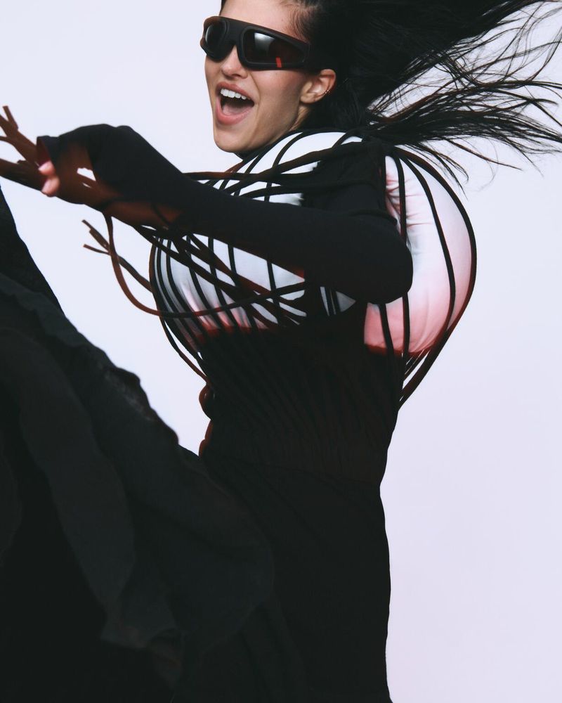 Amelia (Harper's Bazaar France)