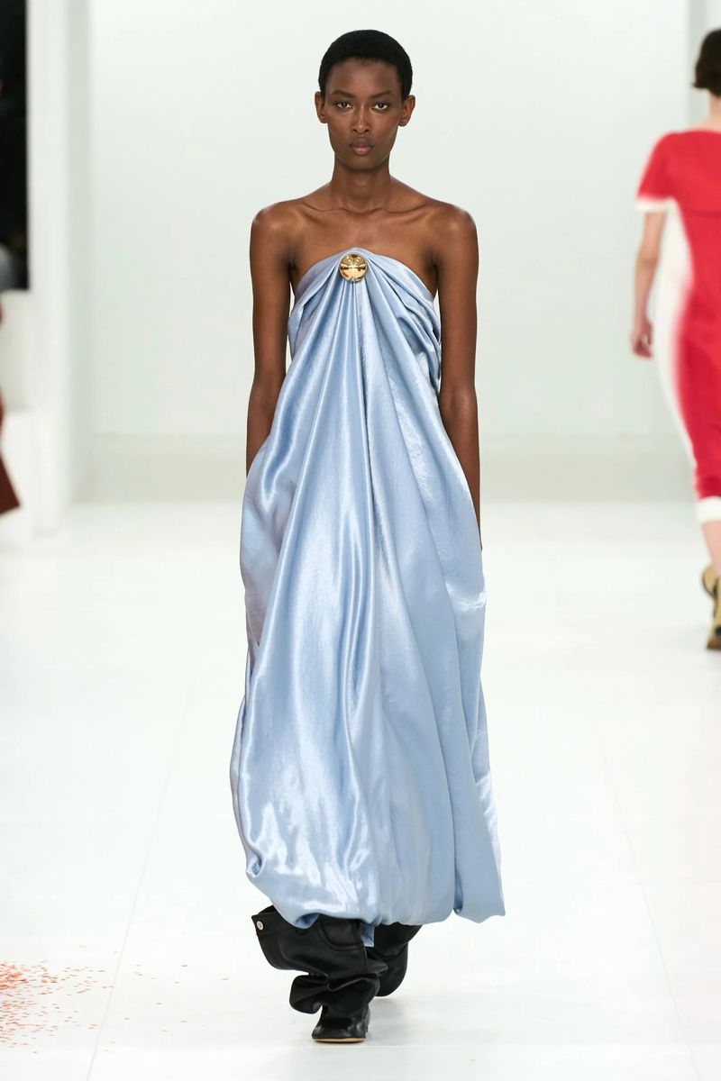 Loewe F/W 23 Show (Loewe)