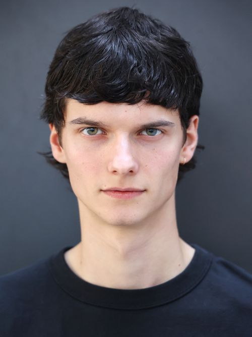 Louis De Weirdt - Model - detail by people