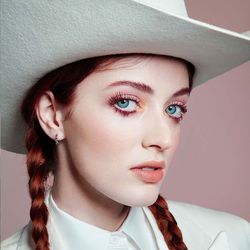 Belle Pierson - Model Profile - Photos & latest news