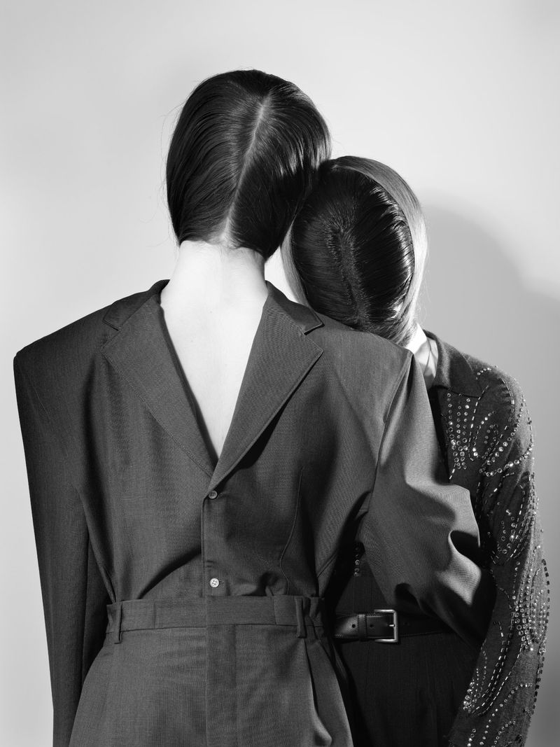 Pauses without words (Hube Magazine)