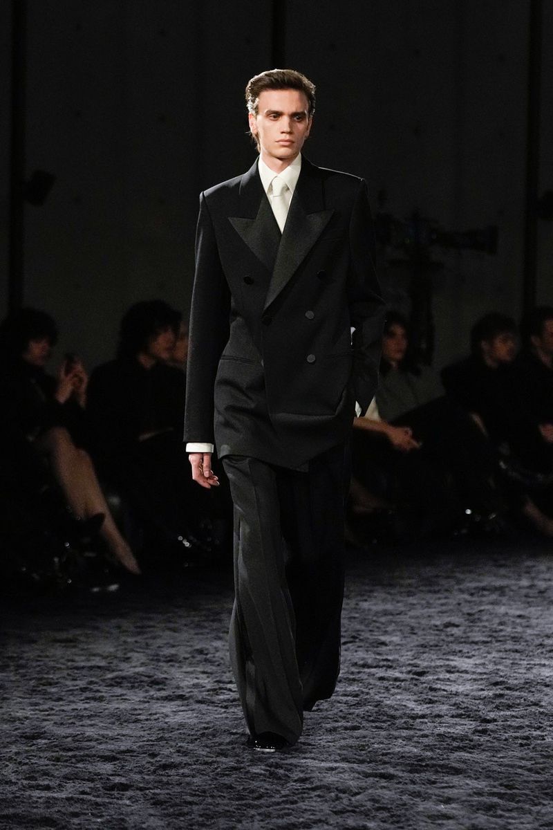 Saint Laurent F/W 24 Men's Show (Saint Laurent)