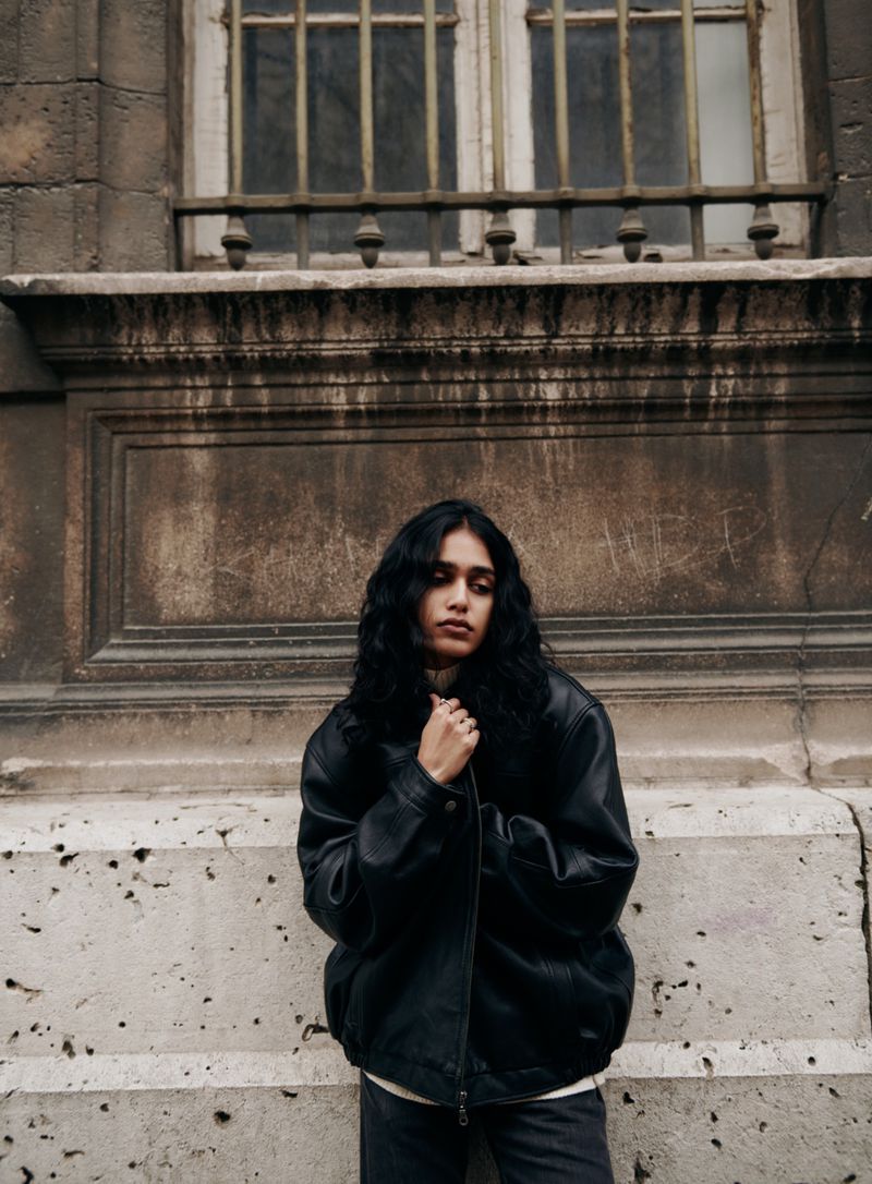 Mahi in Paris (Portrait)