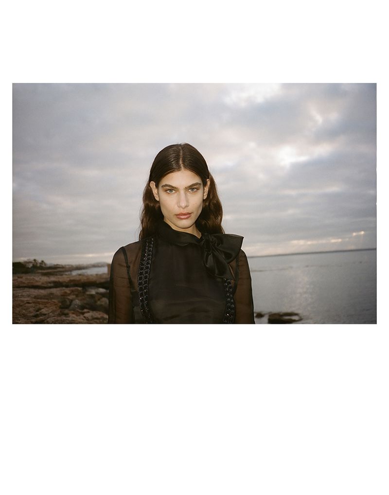 Anthi by Paul Farrell (Vogue Czechoslovakia)