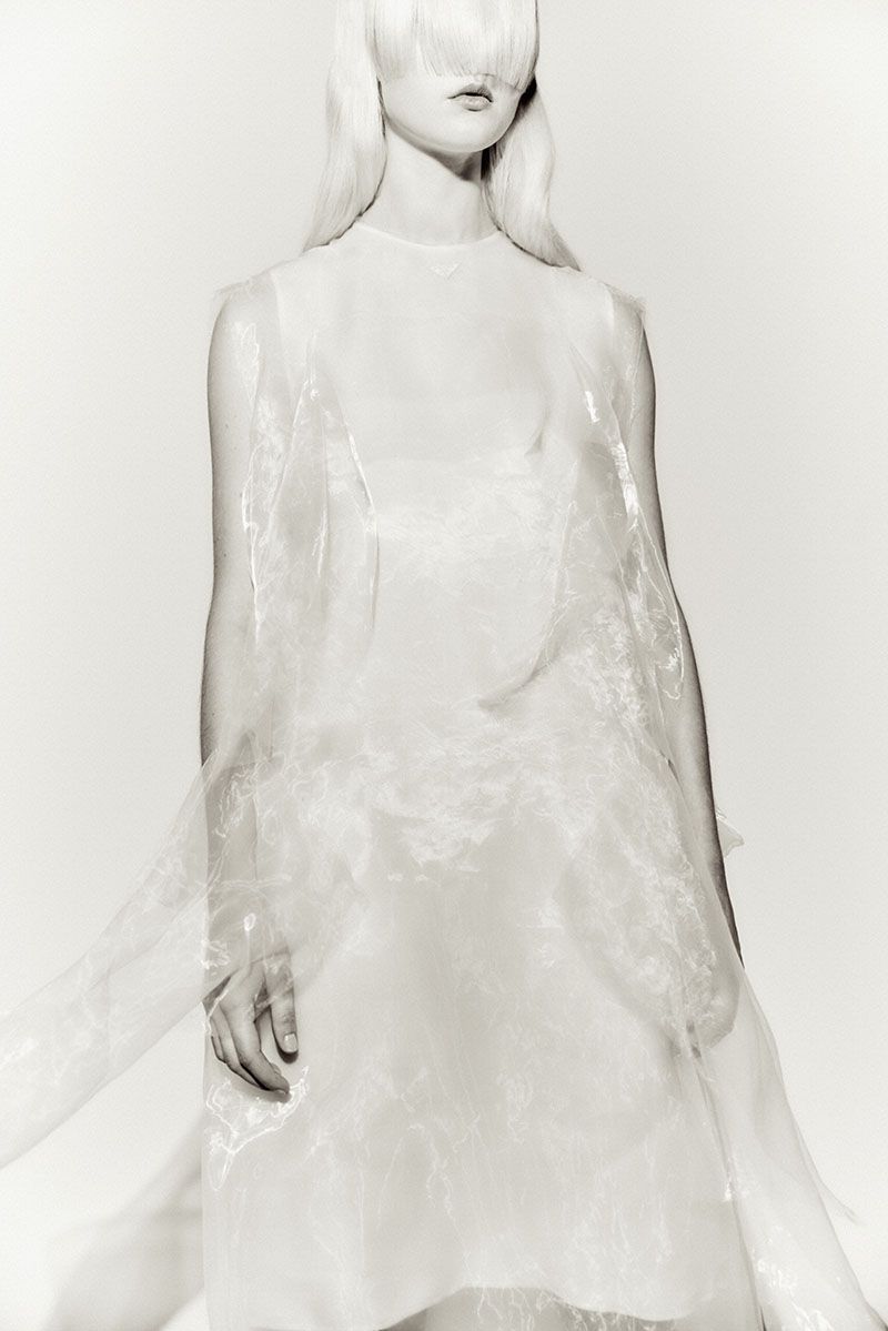 Curved Gravity (Le Mile Magazine)