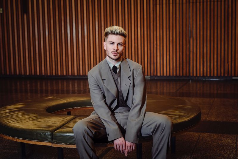 Interview/Jannik Schümann (Schön Magazine)