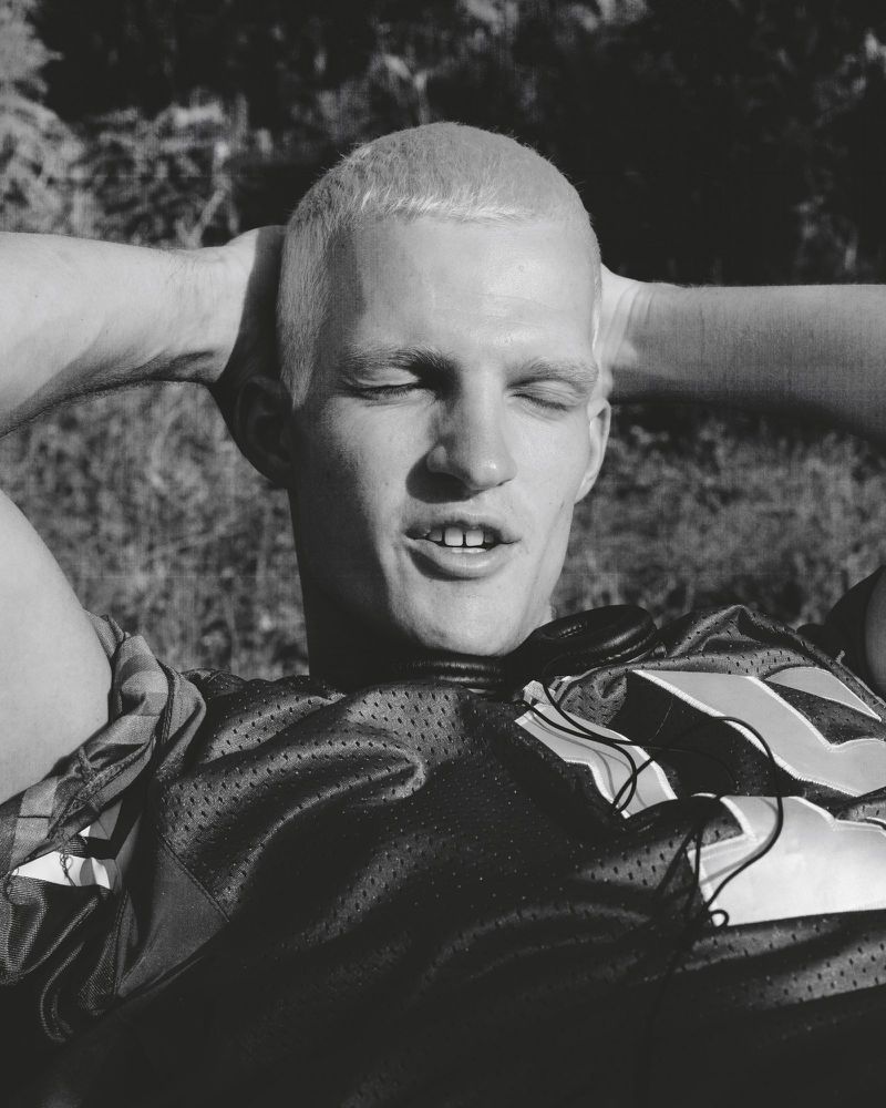 Dive Trip (Sicky Magazine)