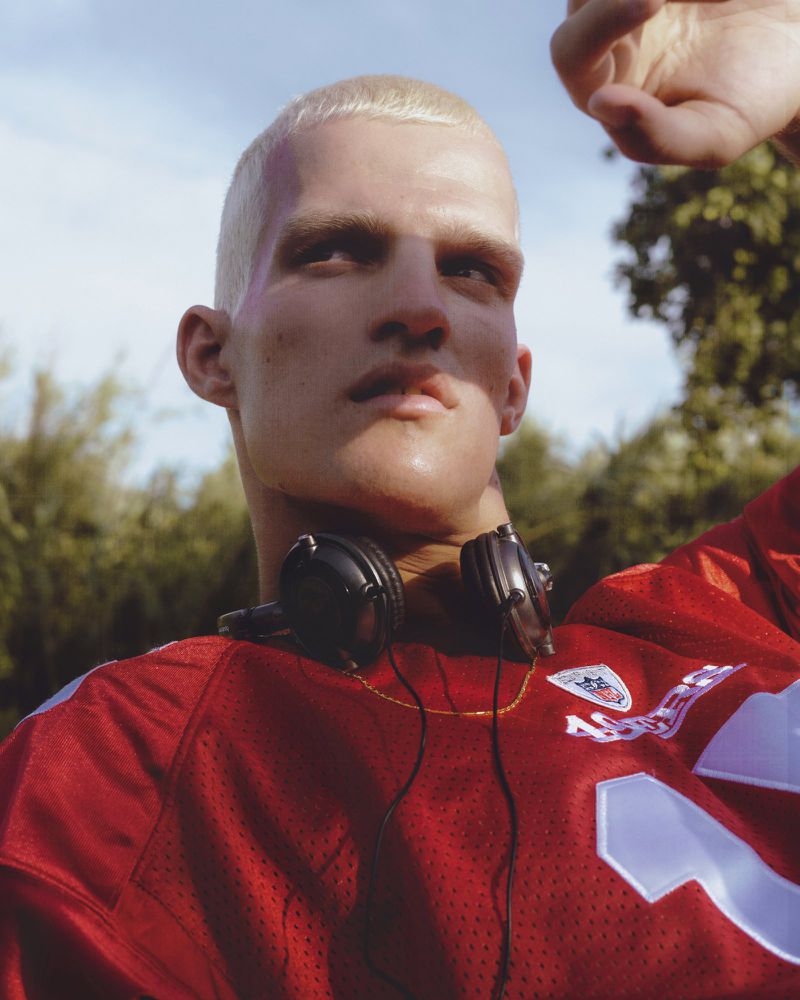 Dive Trip (Sicky Magazine)