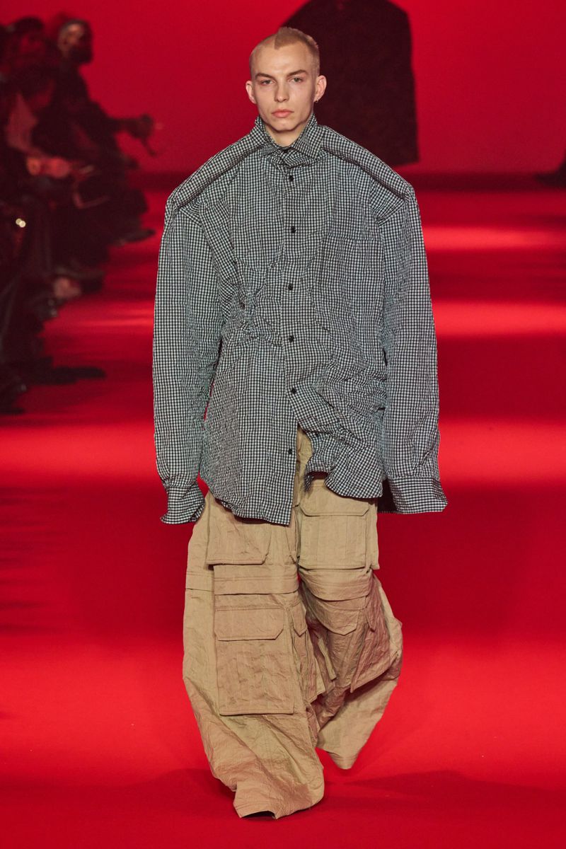 Vetements F/W 24 Show (Vetements)