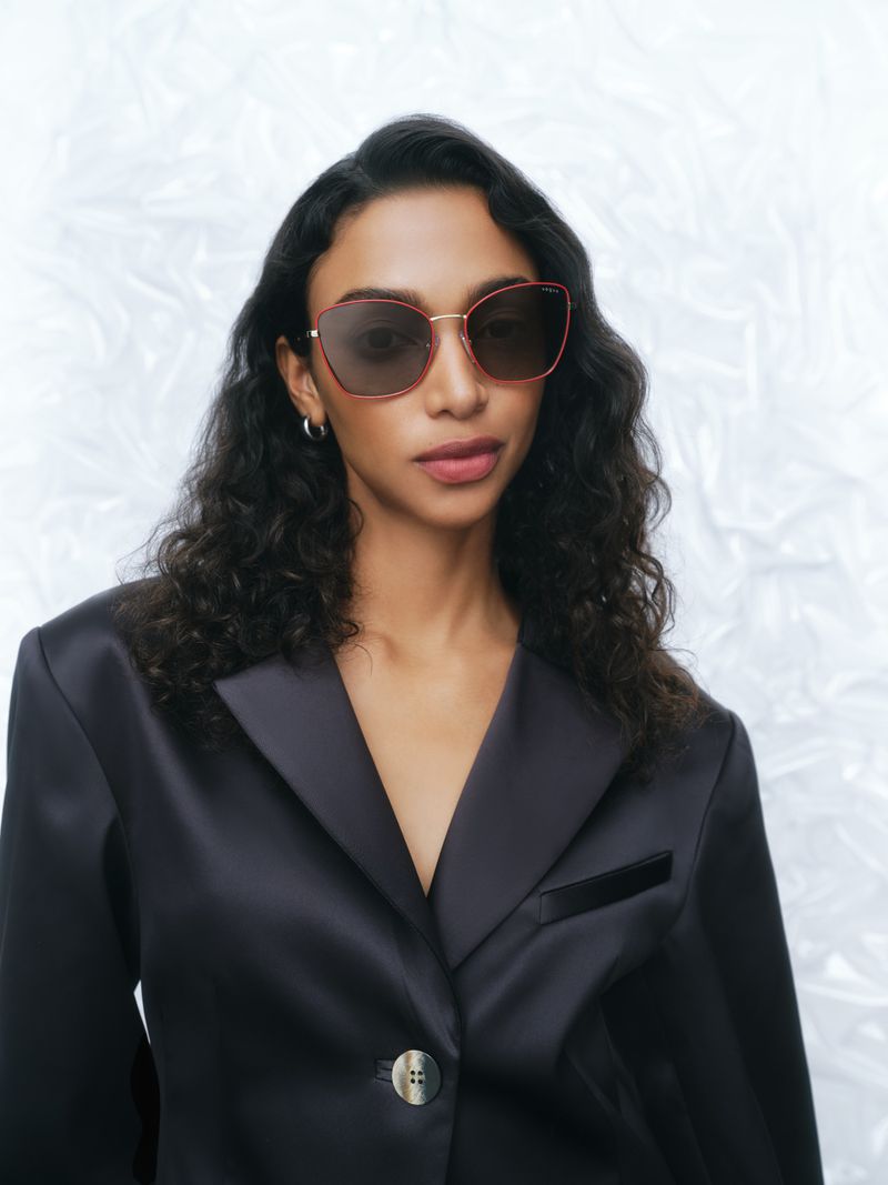 Vogue Eyewear Holiday Campaign 23 (Vogue Eyewear)