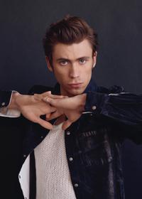 Owen Teague - Actor - detail by people