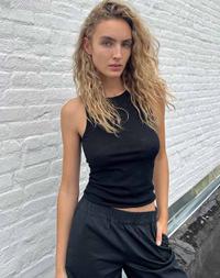 Michaela Bennett - Model - detail by client