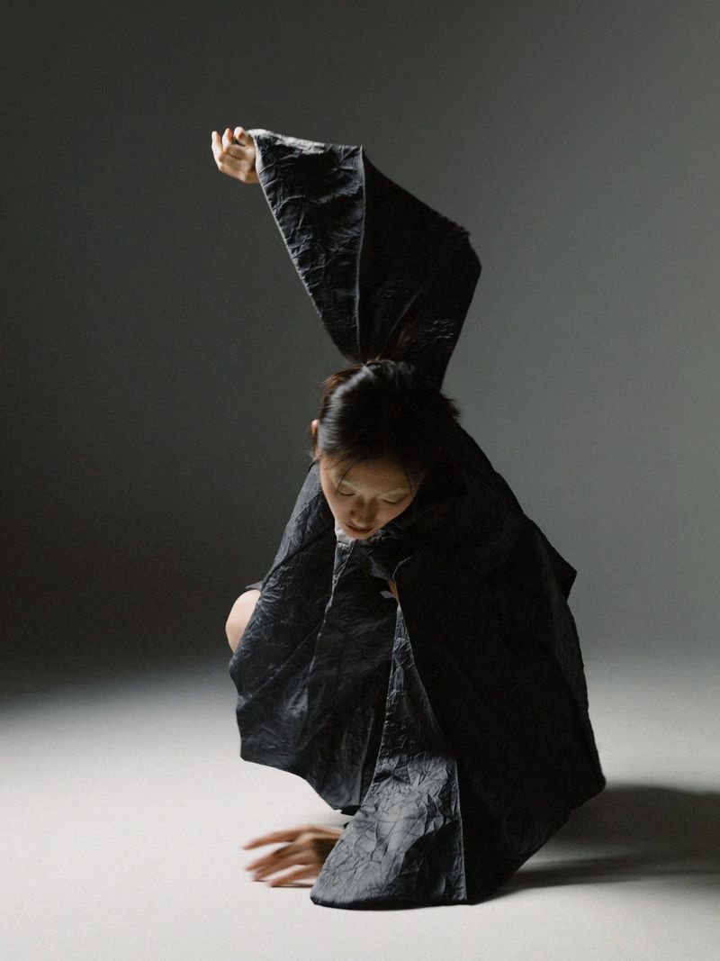 Light and Shadow: Yuxian's Unique Interpretation of Style and Fashion (Marie Claire China)