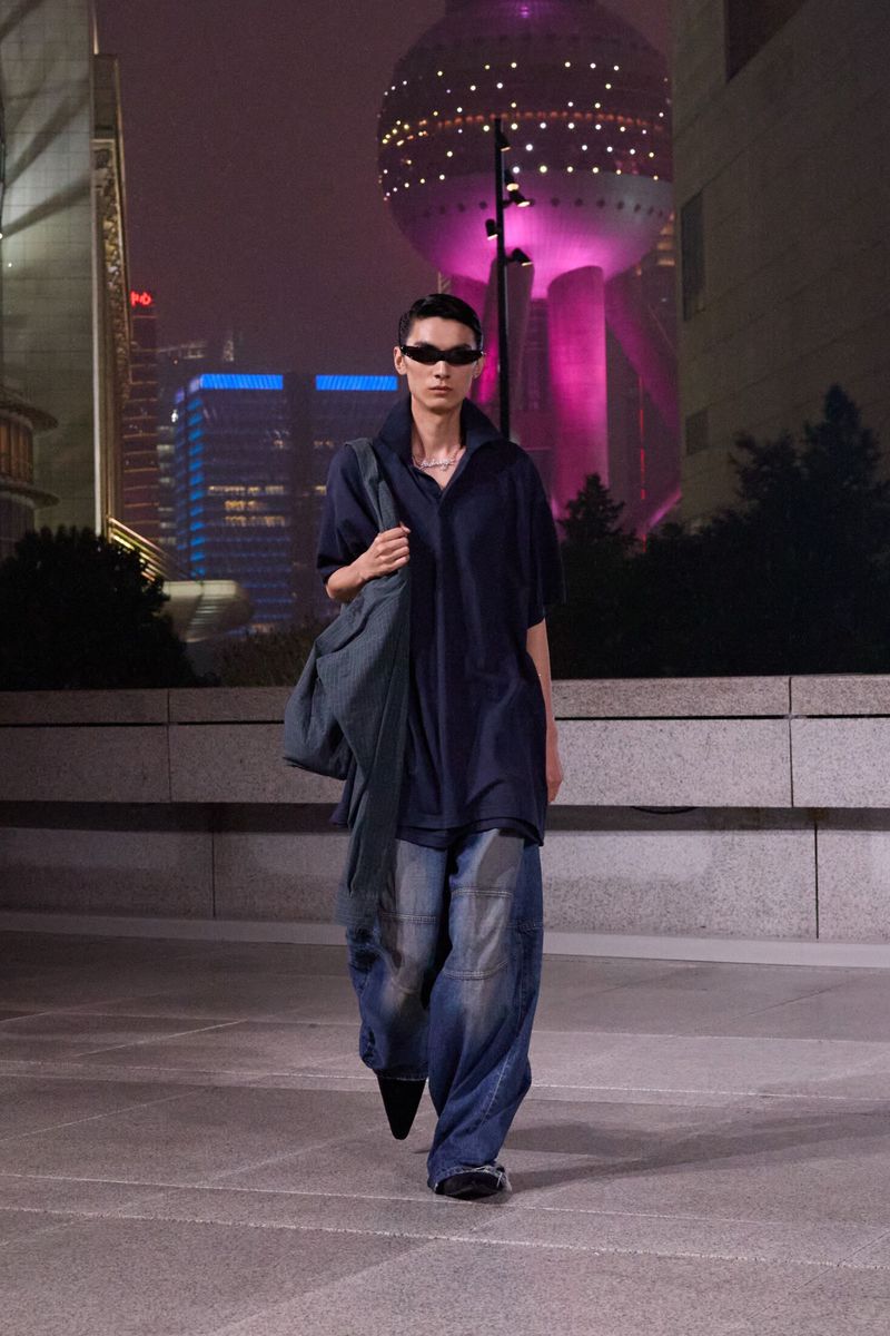 Balenciaga Resort 2025 Show Shanghai (Balenciaga)