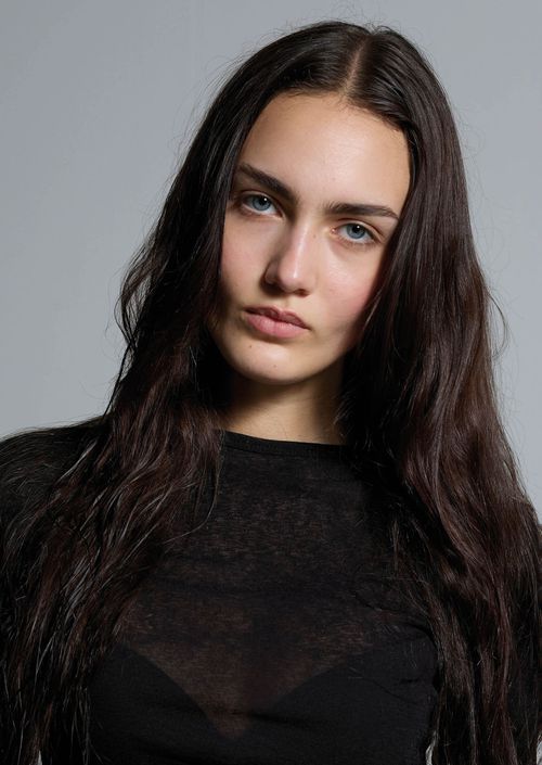 Amina Shamara - Model - detail by client