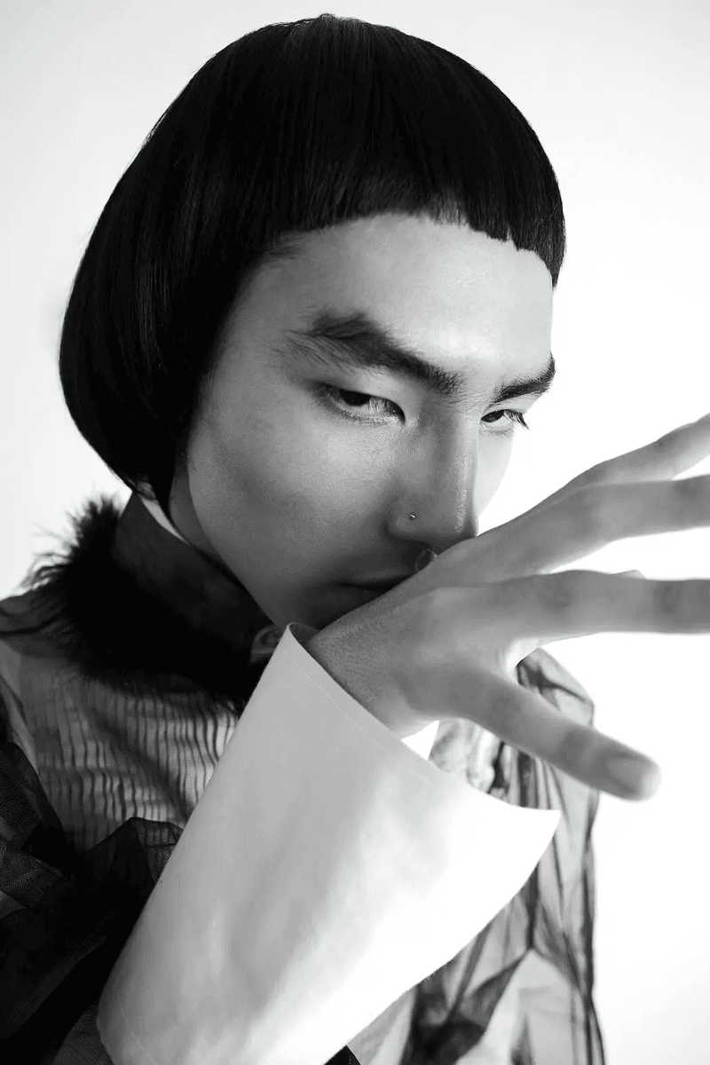 On Her Majesty’s Request by Victoria Barmak (Kaltblut Magazine)