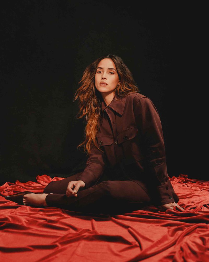 HIT MAN (InStyle U.S.)