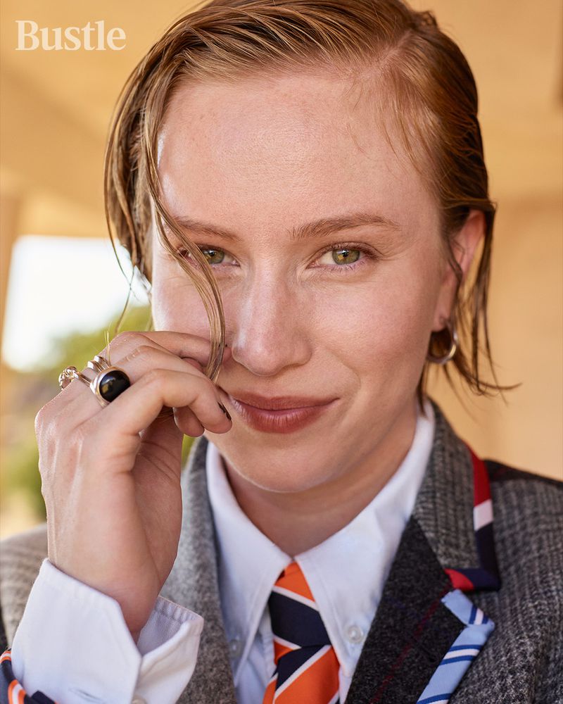 Hannah Einbinder Lets Down Her Armor (Bustle Magazine)