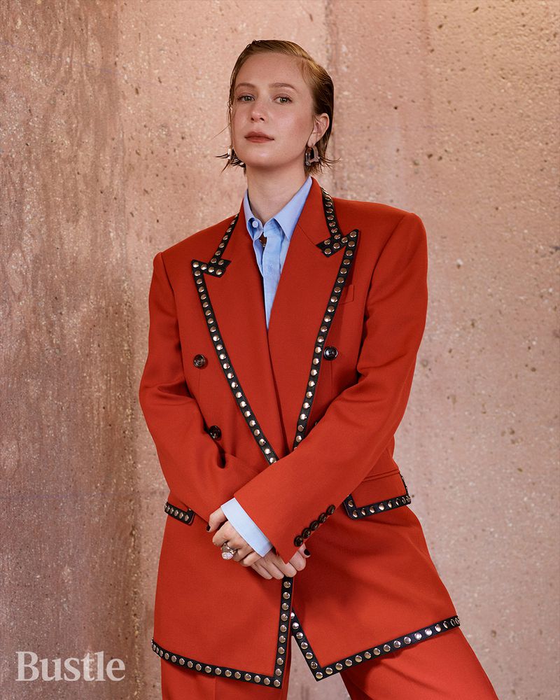 Hannah Einbinder Lets Down Her Armor (Bustle Magazine)